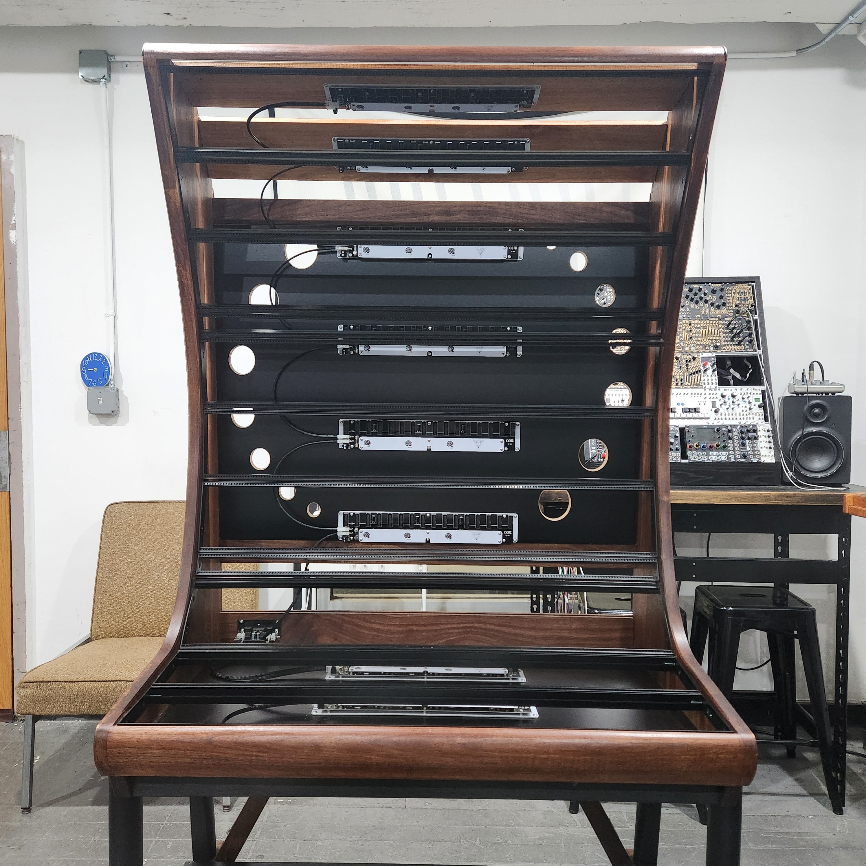 Needham Woodworks OneRUN 27U 9-Row 168HP Cabinet and ATwin Cabinet Des